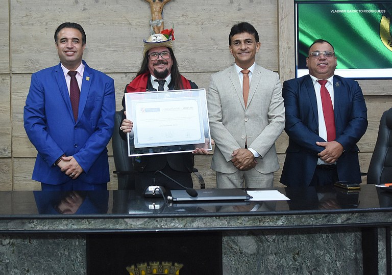 Sessão Solene outorga Título de Cidadão Caruaruense à José Máximo Neto ...